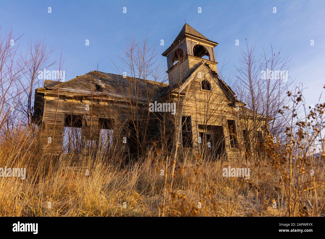 Old scary school building hi-res stock photography and images - Alamy