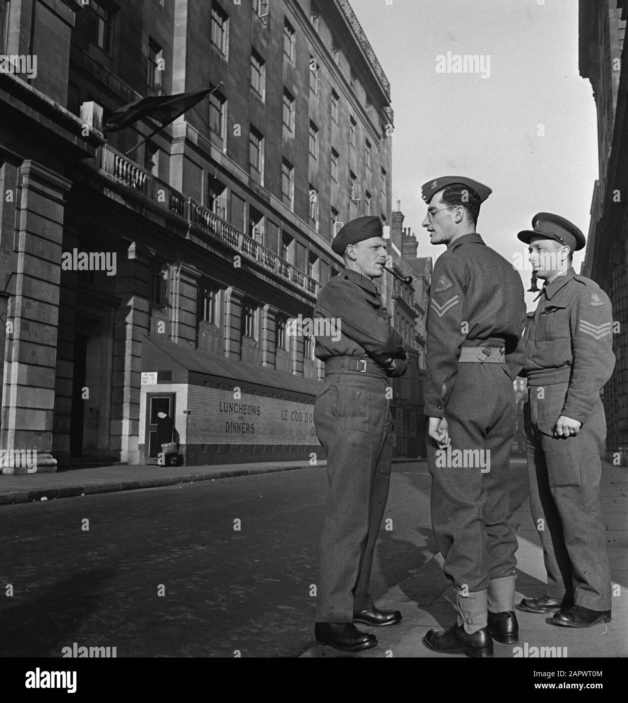 HIE [Holland in England]/Anefo London series Dutch soldiers in Stratton ...