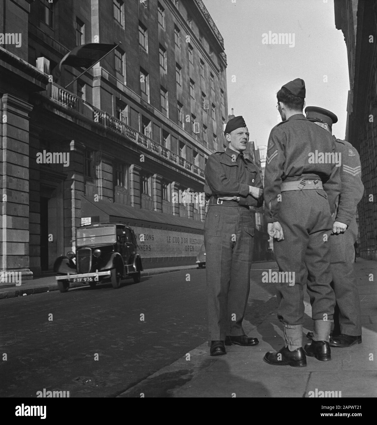 HIE [Holland in England]/Anefo London series Dutch soldiers in Stratton ...