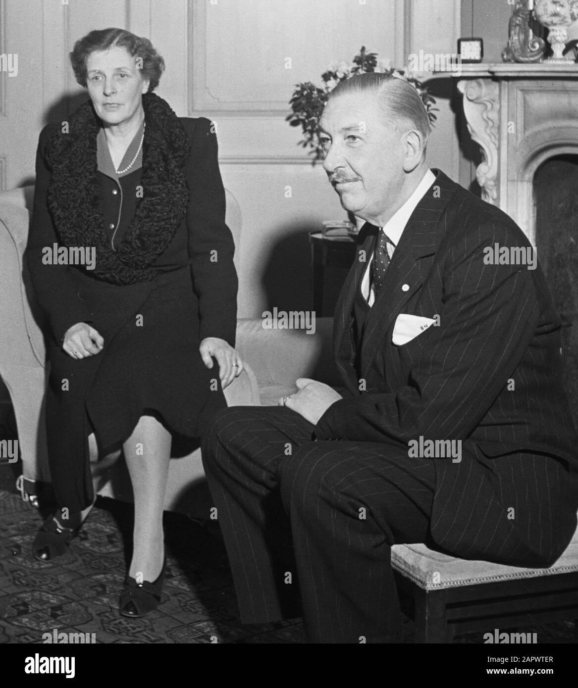 Diplomatic network Black and White Stock Photos & Images - Alamy