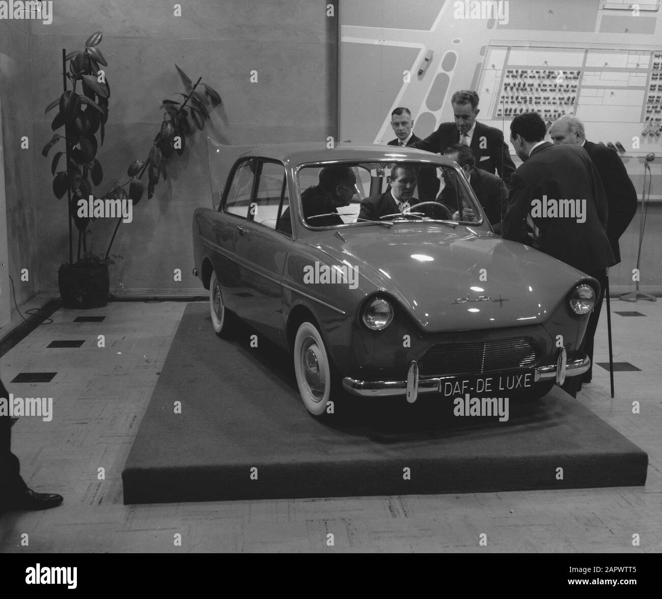 New DAF passenger car shown Date: 5 February 1958 Keywords: car Setting ...