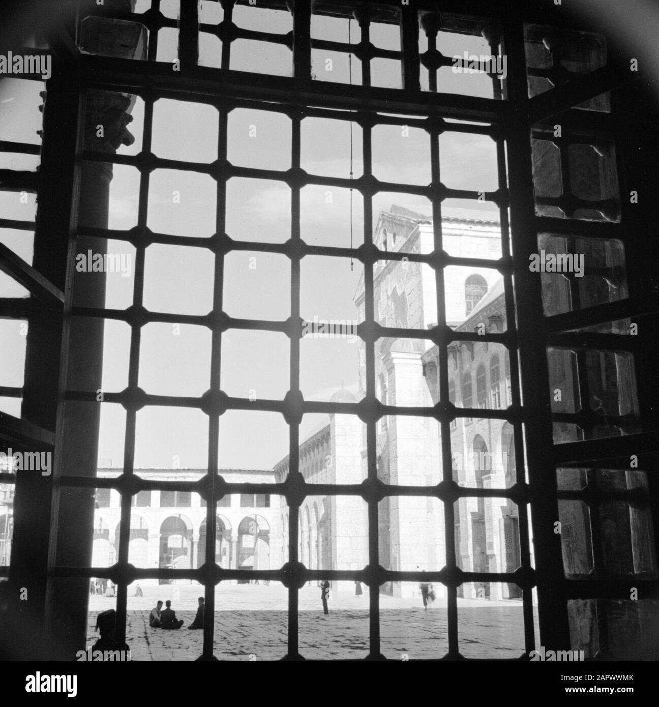 Omayad mosque damascus Black and White Stock Photos & Images - Alamy