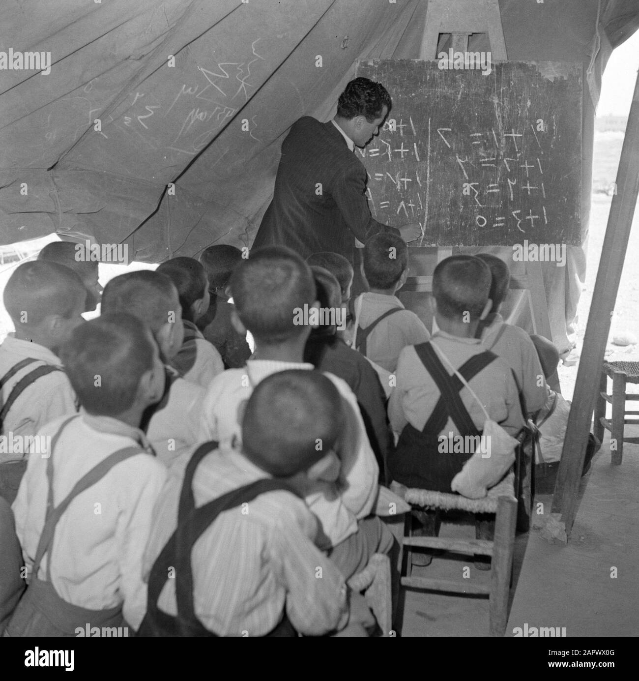 Middle East 1950-1955: Jordan Education in the refugee camp Hussein ...