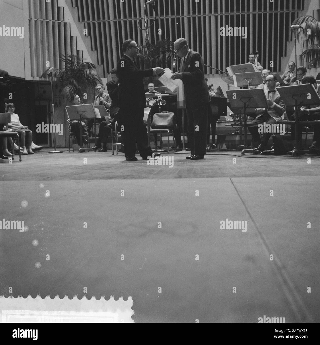 Left jhr Black and White Stock Photos & Images - Alamy