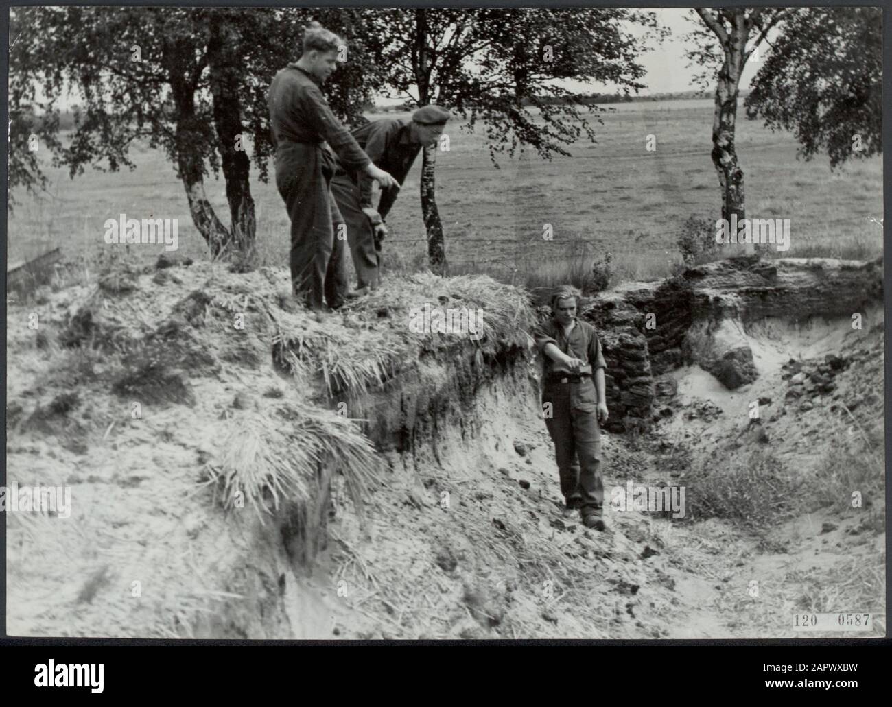 World war ii shelters hi-res stock photography and images - Alamy