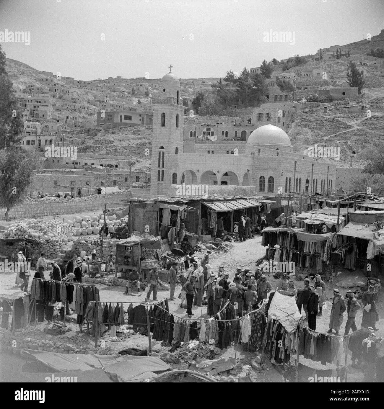 Middle East 1950-1955: Jordan - Amman Overview of a clothing market on ...