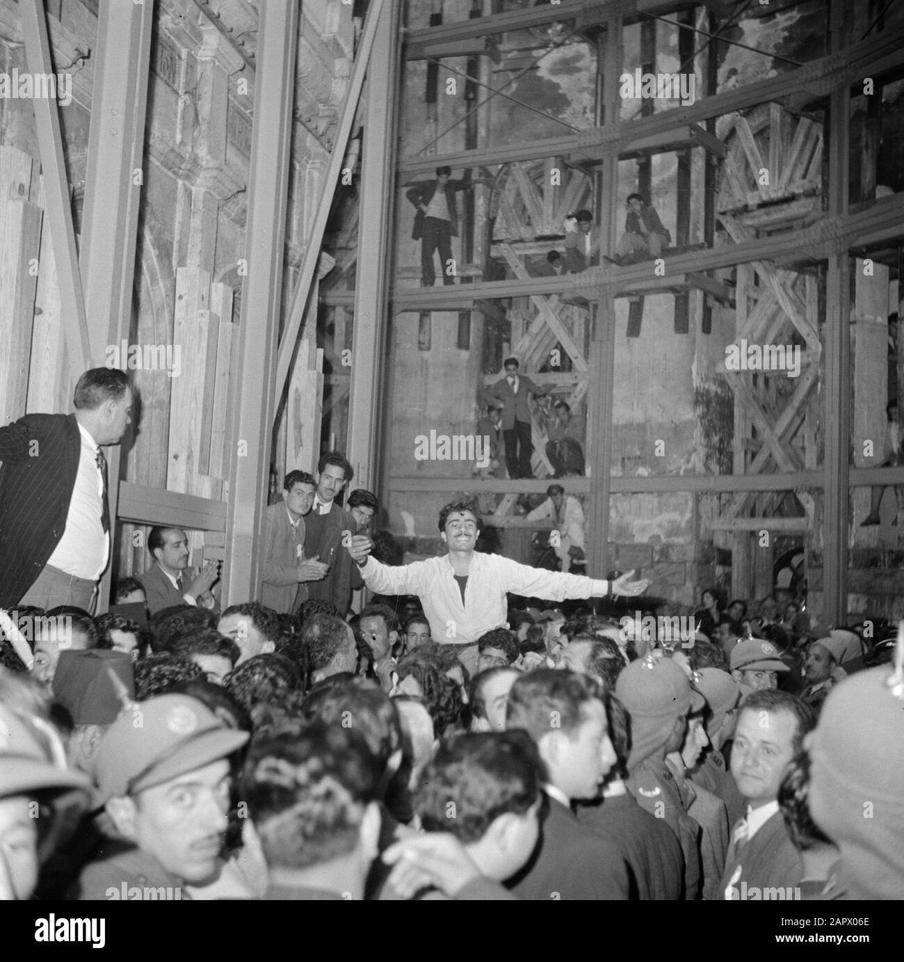 Middle East 1950-1955: Jerusalem Easter celebration. Believers under ...