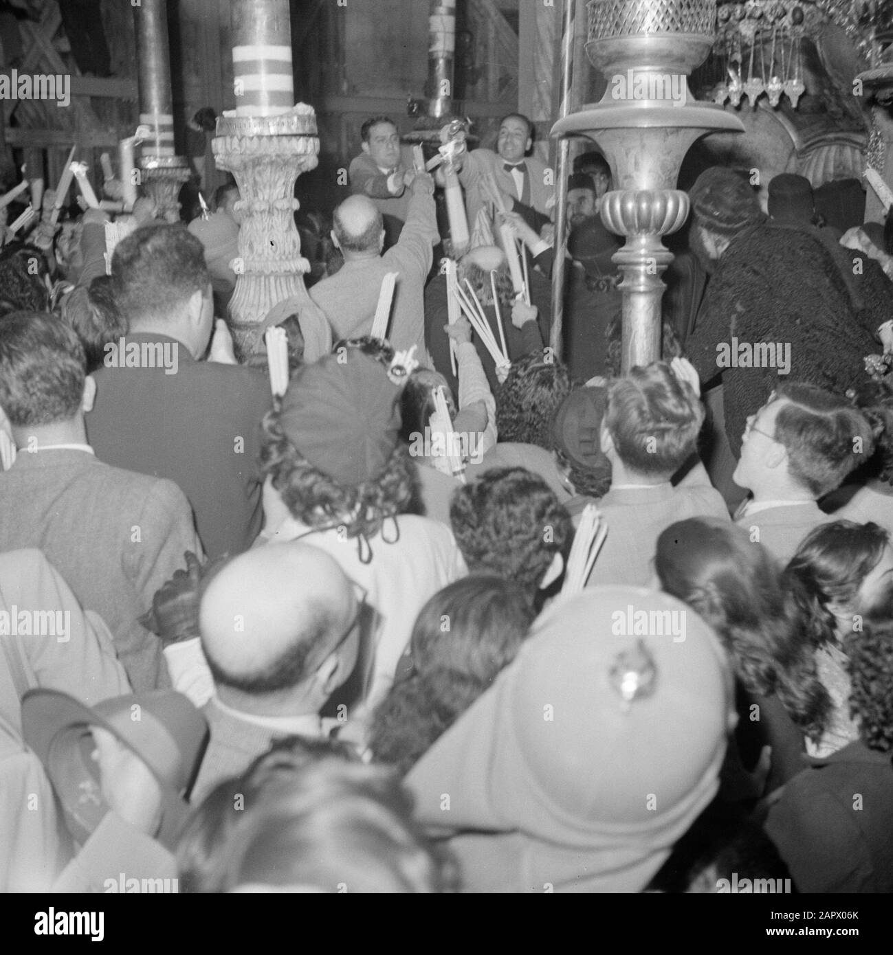 Middle East 1950-1955: Jerusalem Easter celebration. Believers in the ...