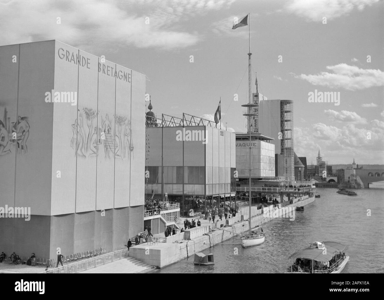 World Exhibition Paris 1937 Pavilions along the Seine quay. Front of ...