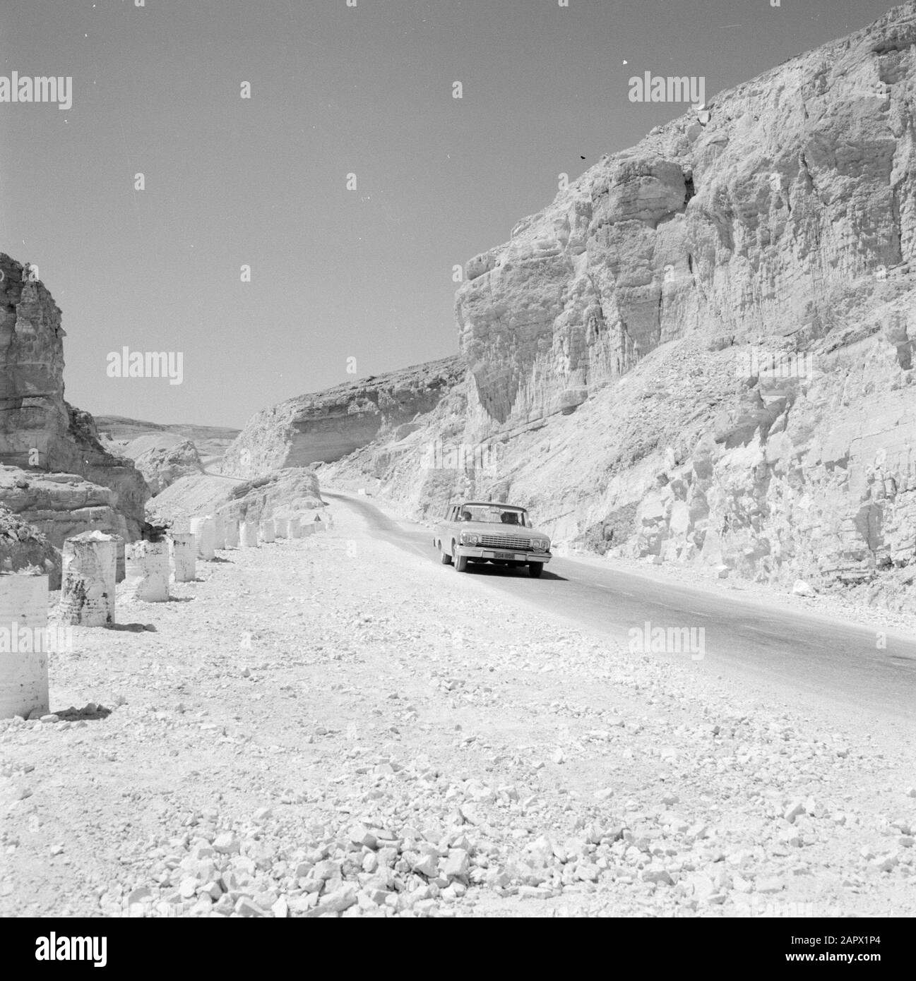 Desert rock mountains Black and White Stock Photos & Images - Alamy