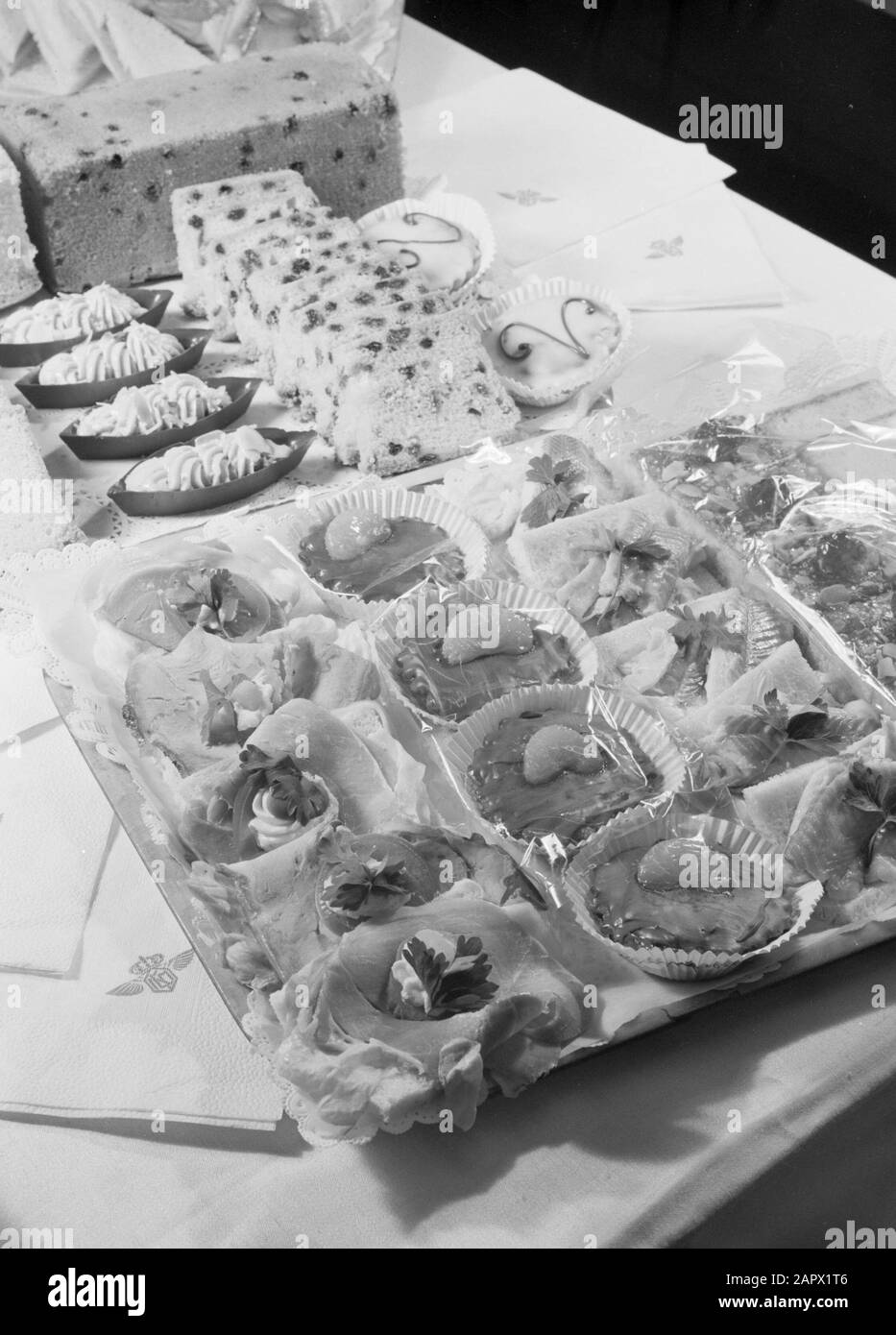 KLM staff corporate identity and Schiphol Petit fours and cake on a ...