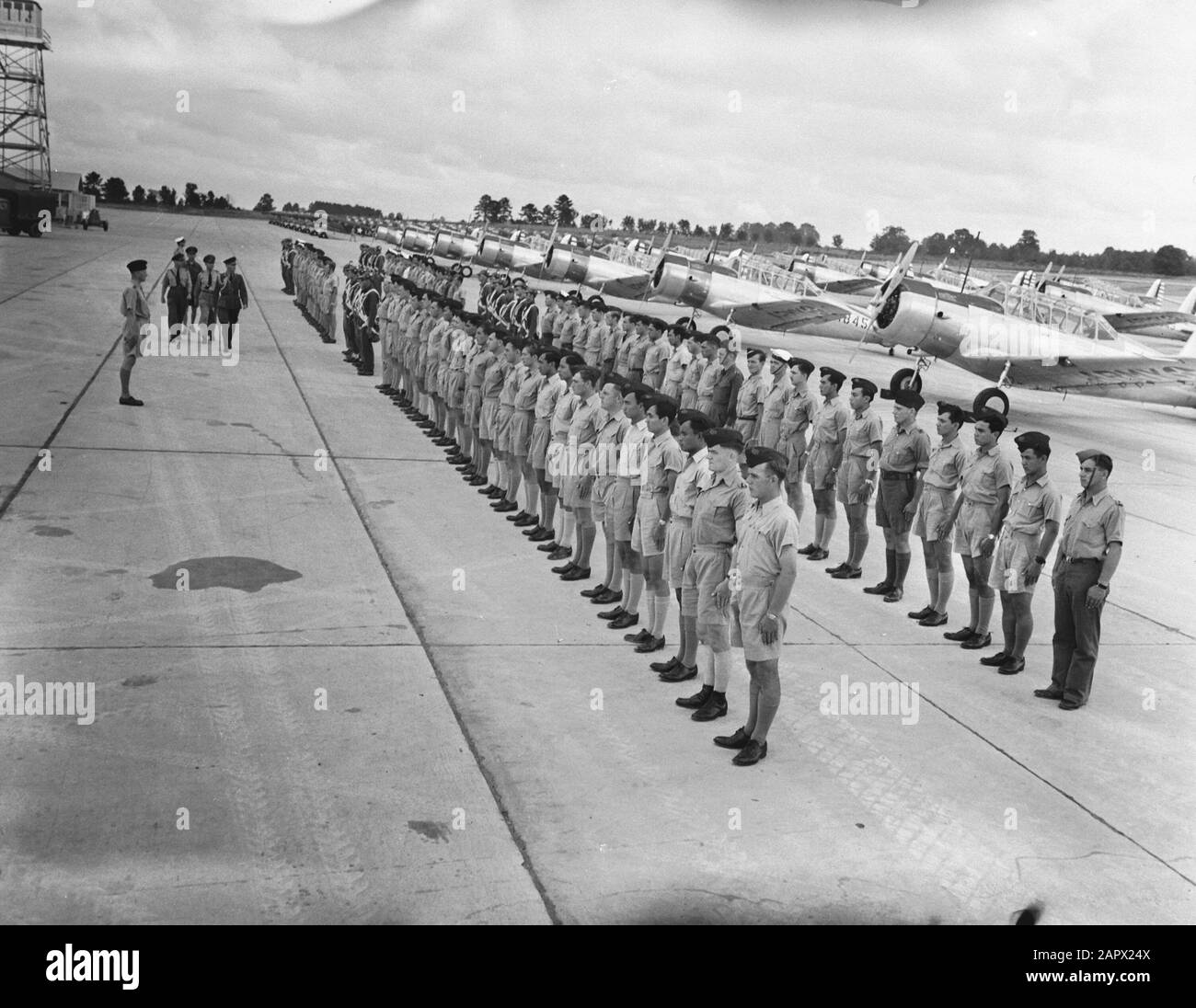 Pilots of the ML-KNIL, commanded by Major General L.H. van Oyen, who ...