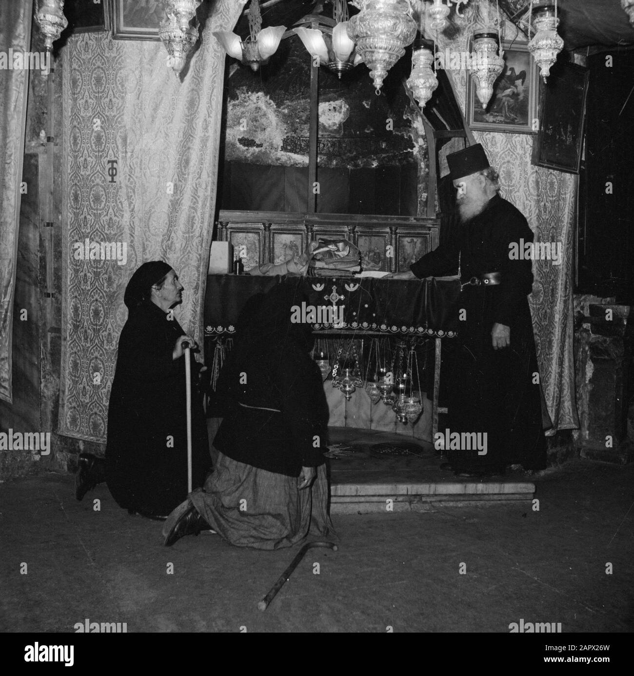 Middle East 1950-1955: Jordan Place of Jesus birth in the cave under ...