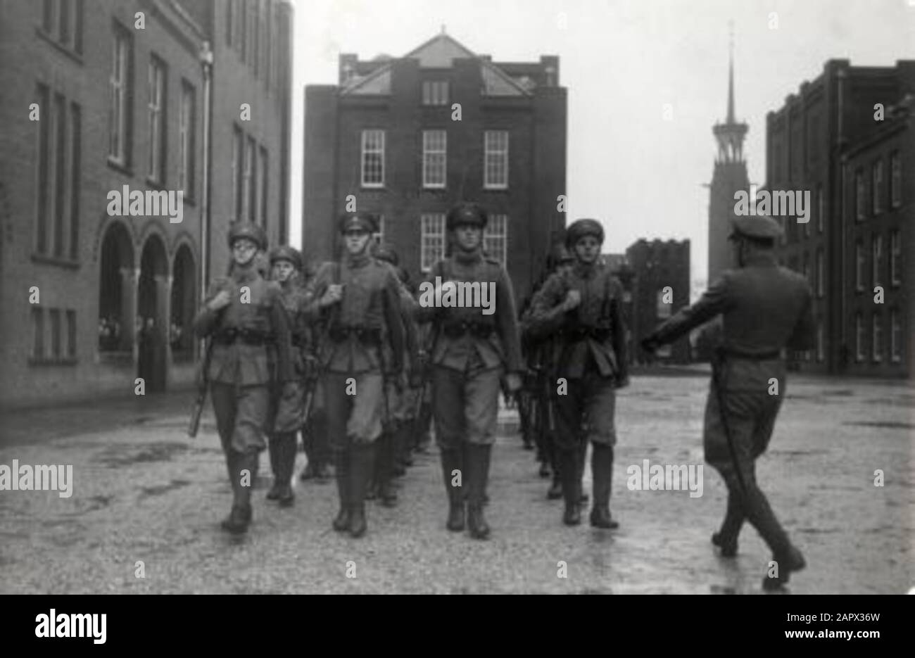 Dutch army, colonial troops, KNIL. Exercise of armed soldiers on the ...