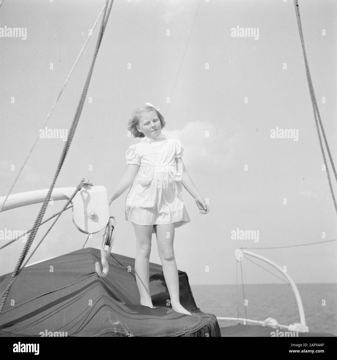 [family on ships deck] Black and White Stock Photos & Images - Alamy