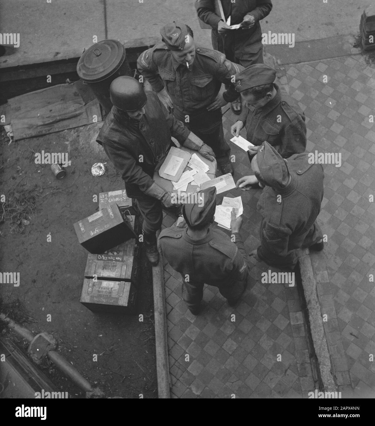 Princess Irene Brigade. Dutch soldiers in training. The post is ...