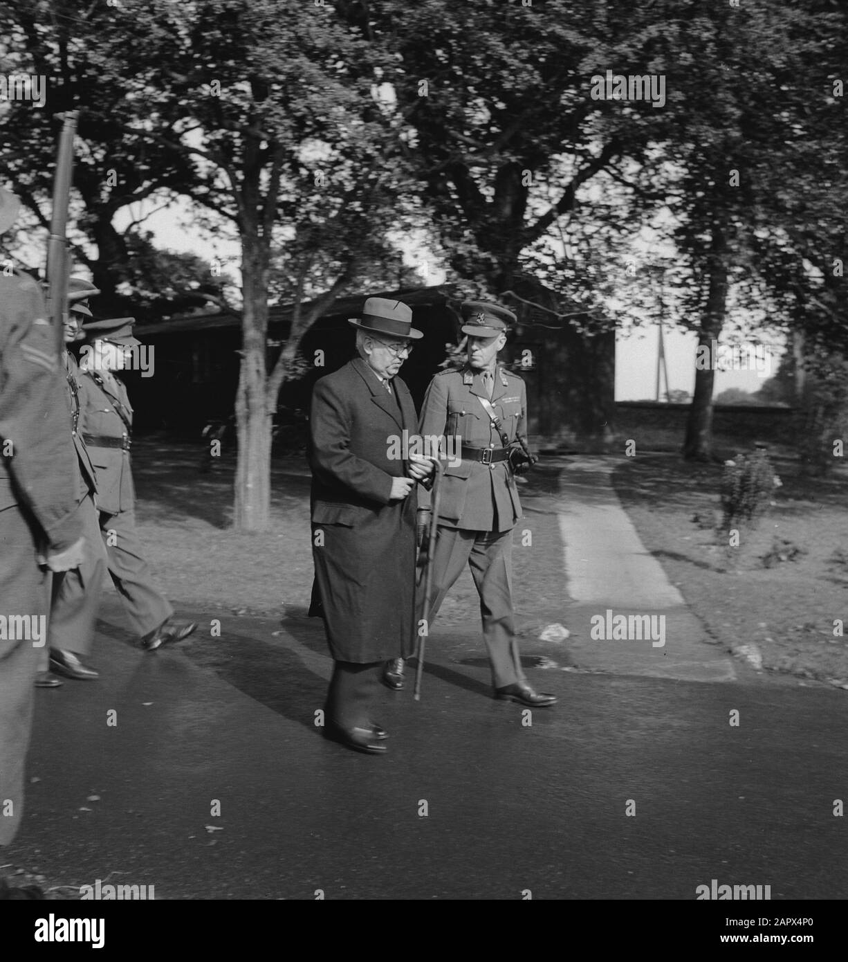 Princess Irene Brigade. Minister of Defence Van Lidth de Jeude and ...