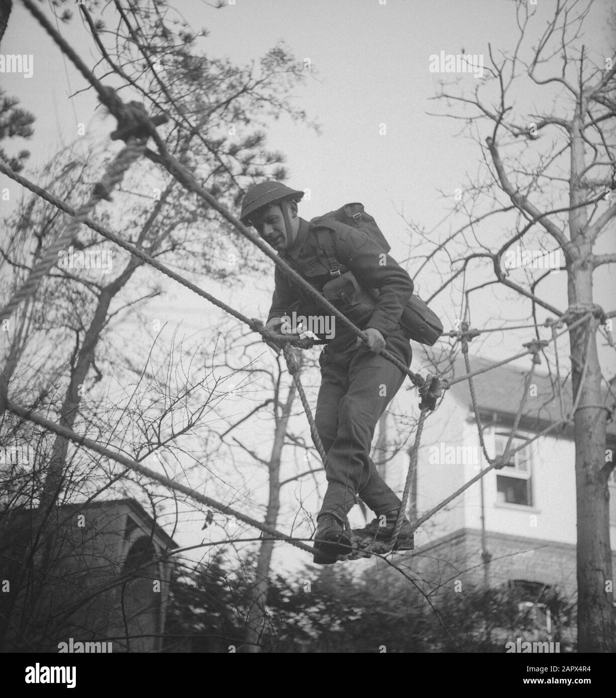 Princess Irene Brigade. Dutch soldiers in training. Dutch troop ...