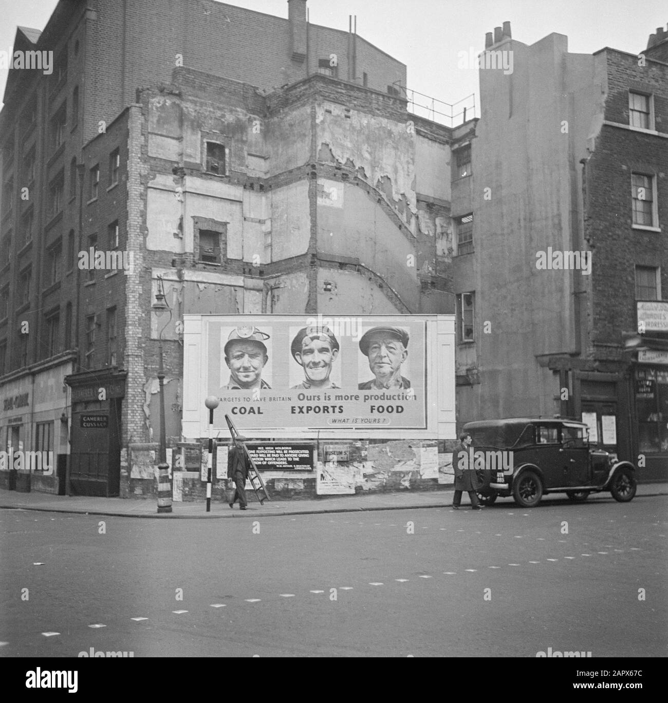 London billboards Black and White Stock Photos & Images - Alamy