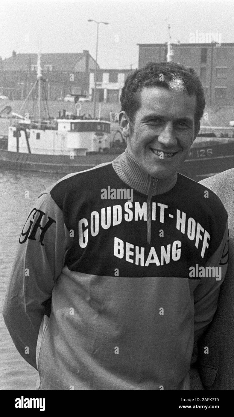Presentation tour de france team Black and White Stock Photos & Images ...