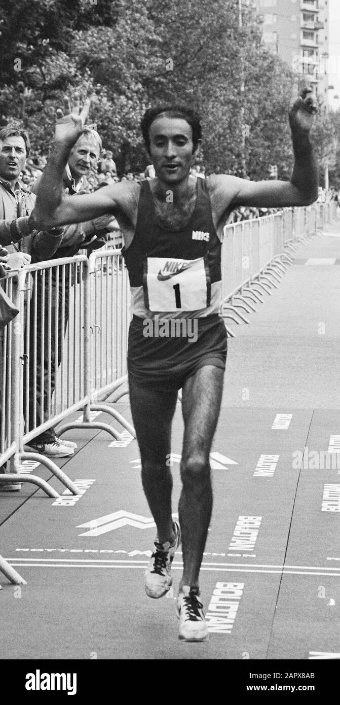 Second Rotterdam marathon; Mexican Rodolfo Gomez (winner) over the ...