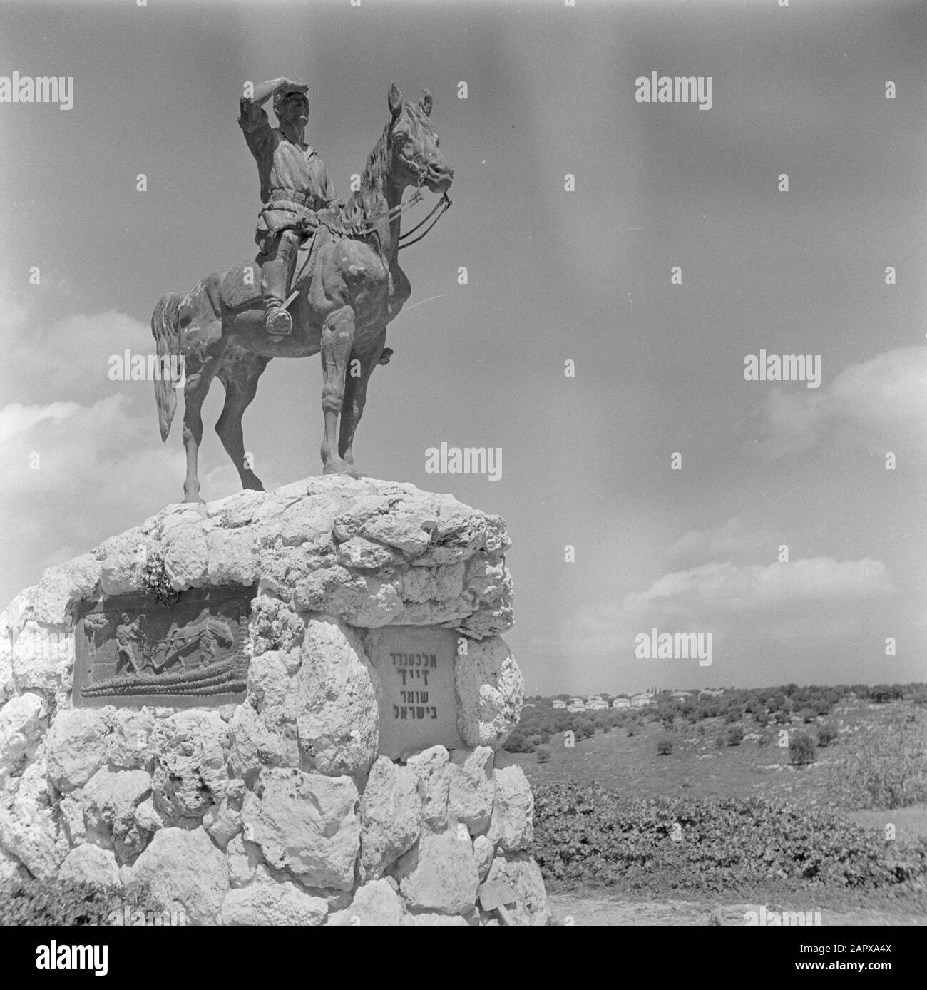 Riders statue hi-res stock photography and images - Alamy