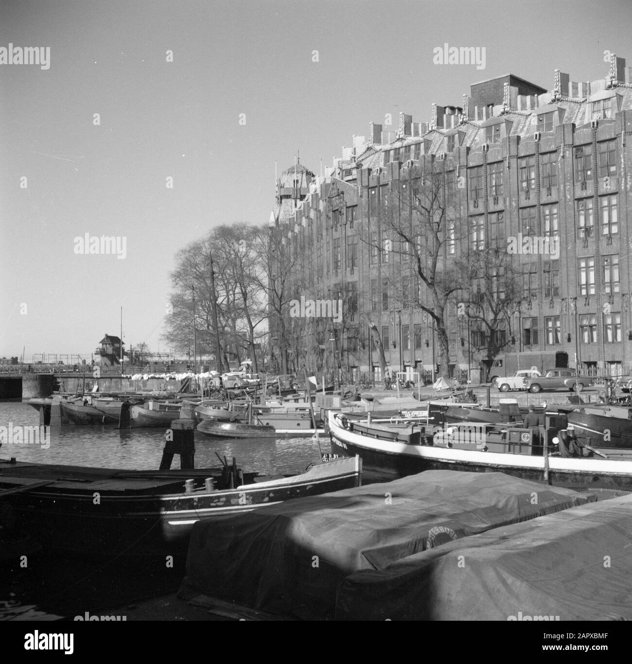 Amsterdam scheepvaarthuis shipping house Black and White Stock Photos ...