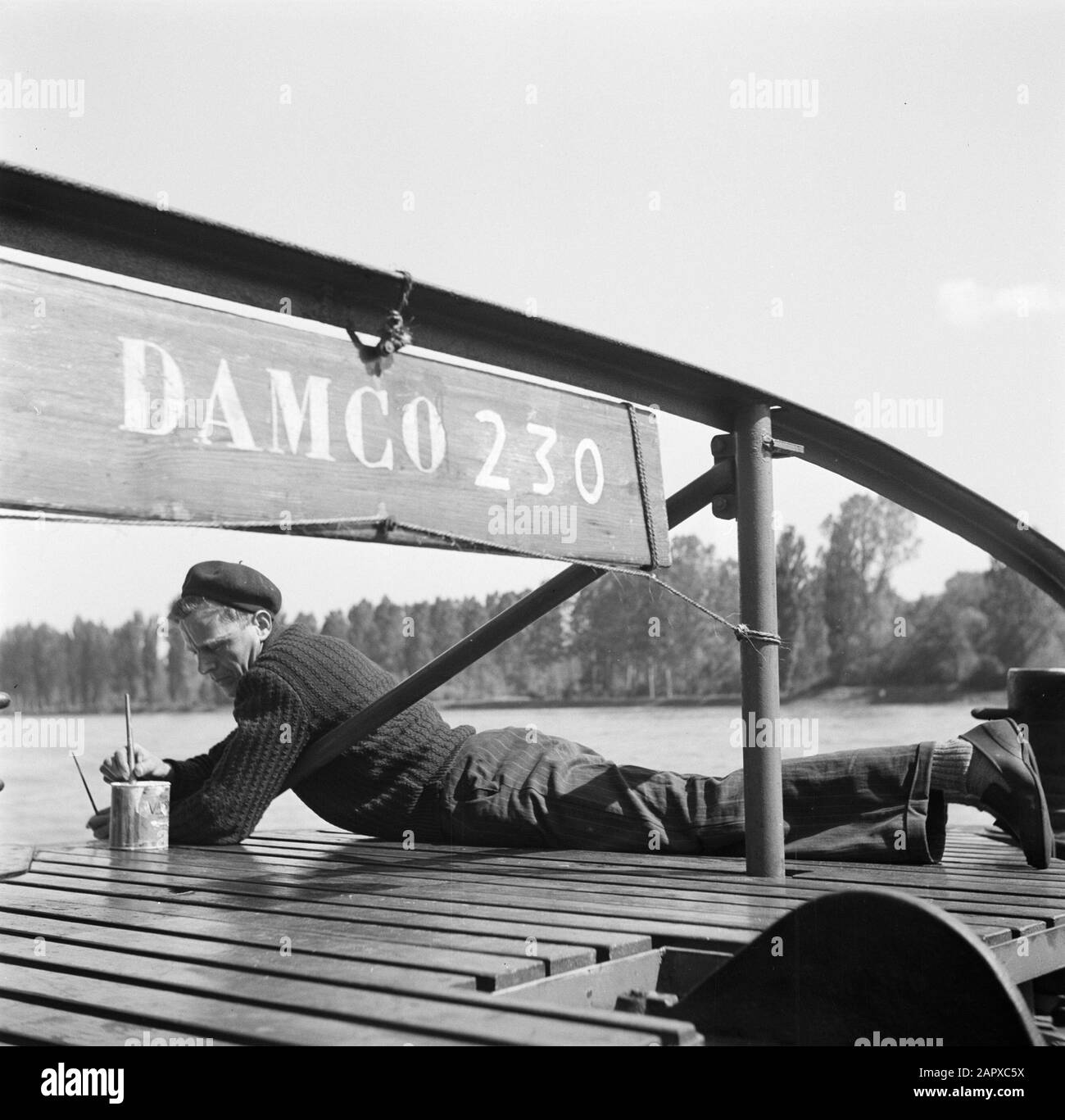 Working barges on the rhine hi-res stock photography and images - Alamy