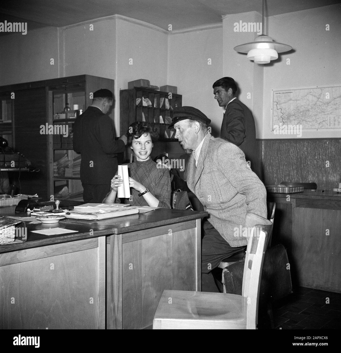 Shipping company offices hi-res stock photography and images - Alamy