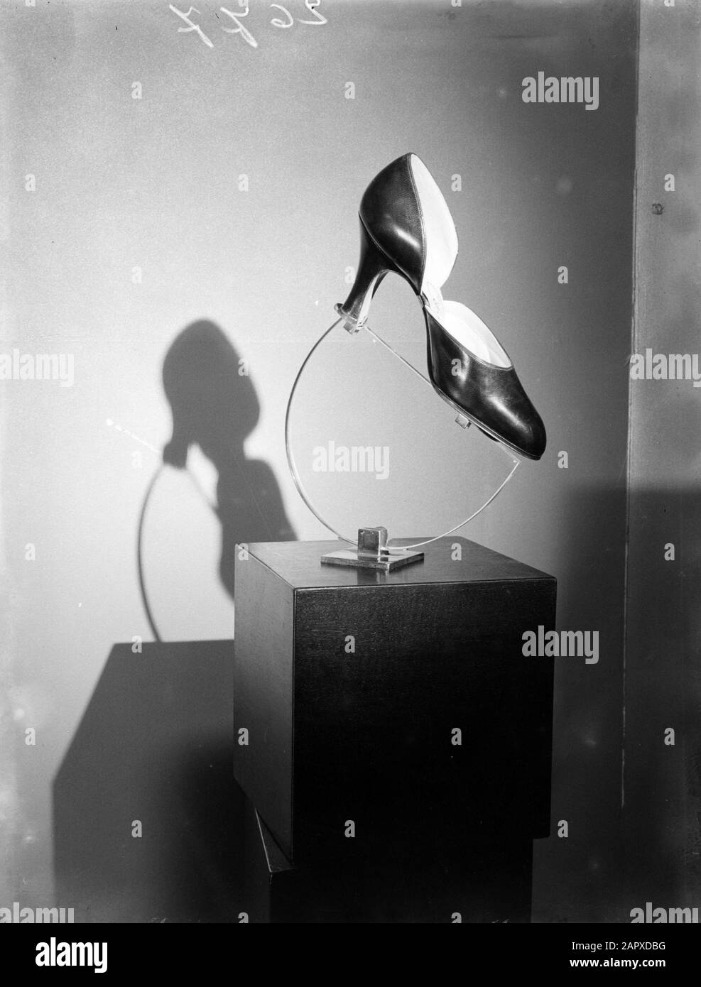 Advertising Photography Shoe on a standard Date: 1933 Keywords: shoes ...