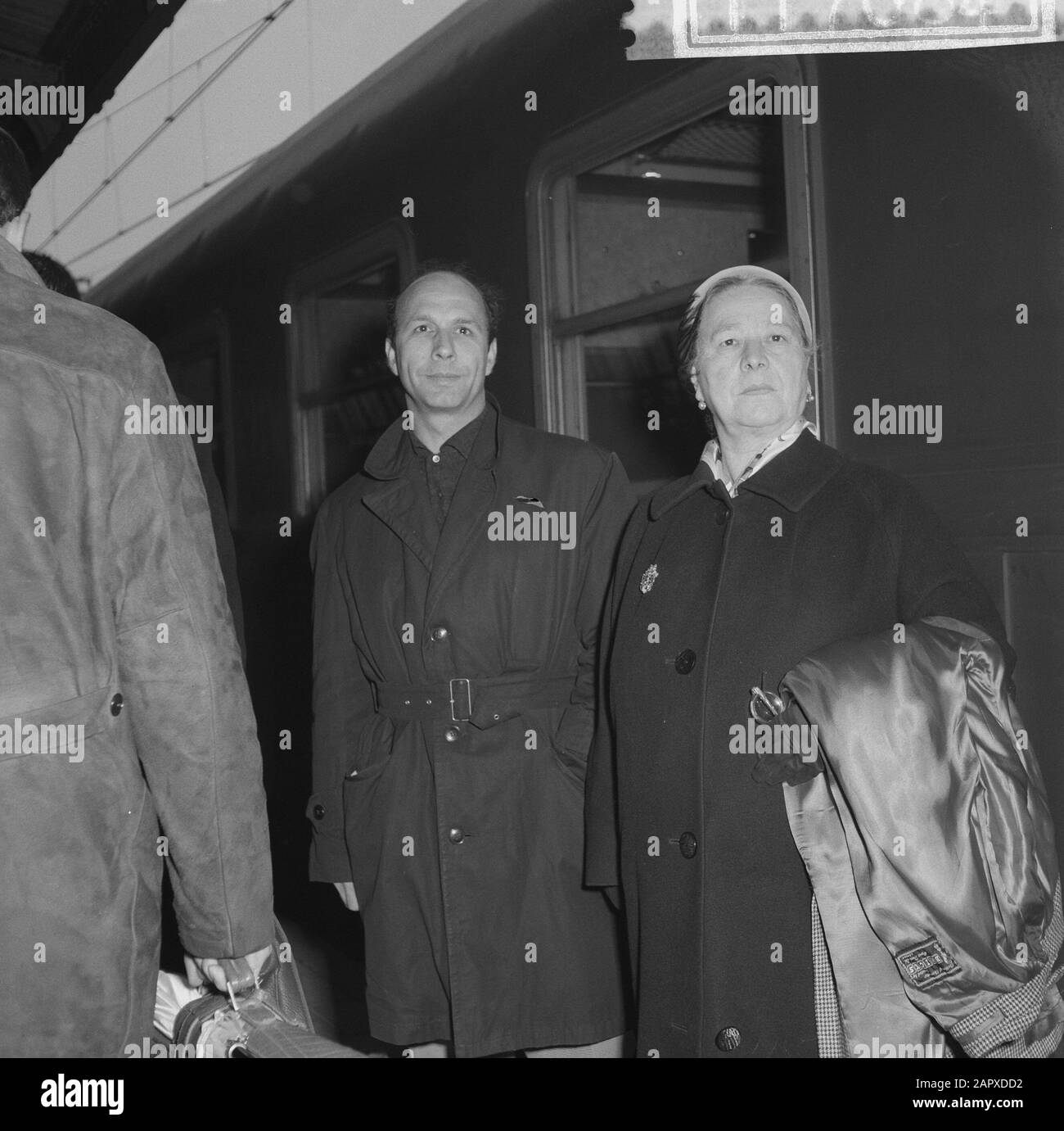Arrival italian opera team hi-res stock photography and images - Alamy