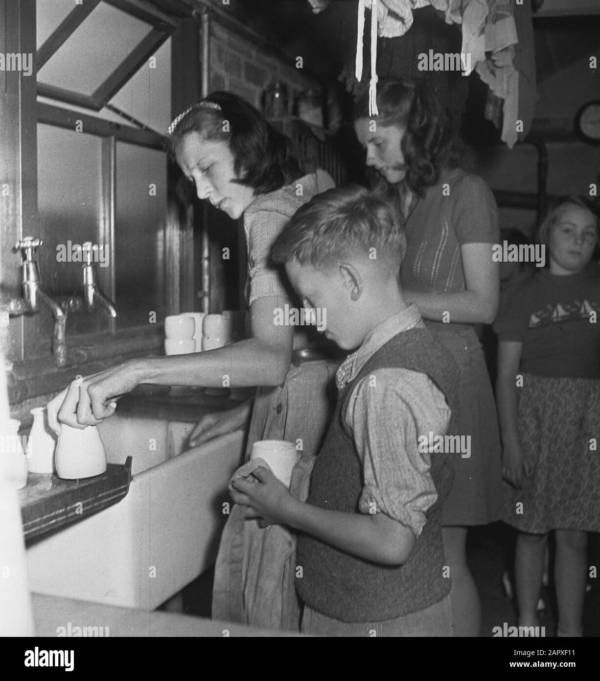 Child labor england hi-res stock photography and images - Alamy