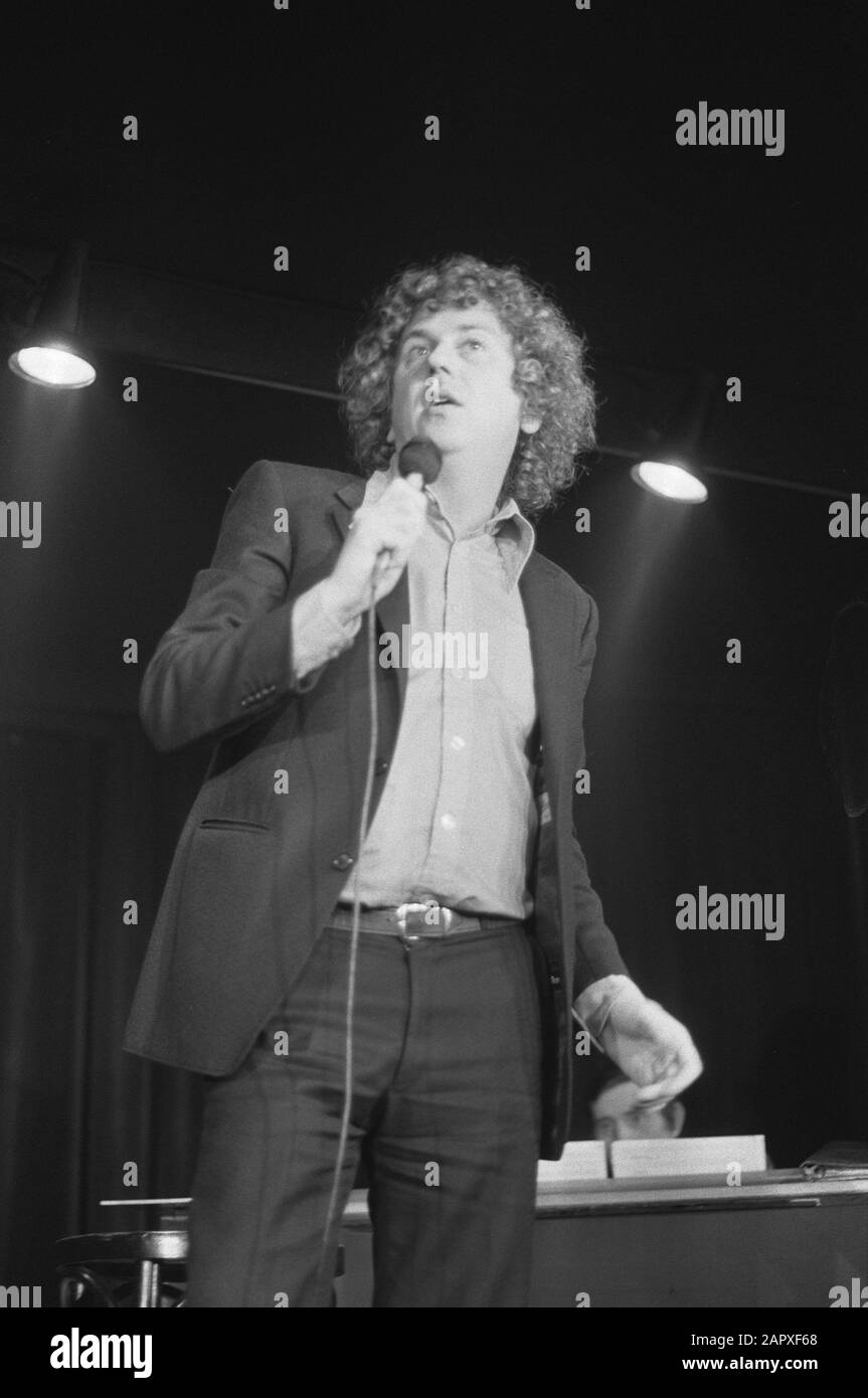 Seth Gaaikema during performance Date: November 14, 1974 Keywords ...