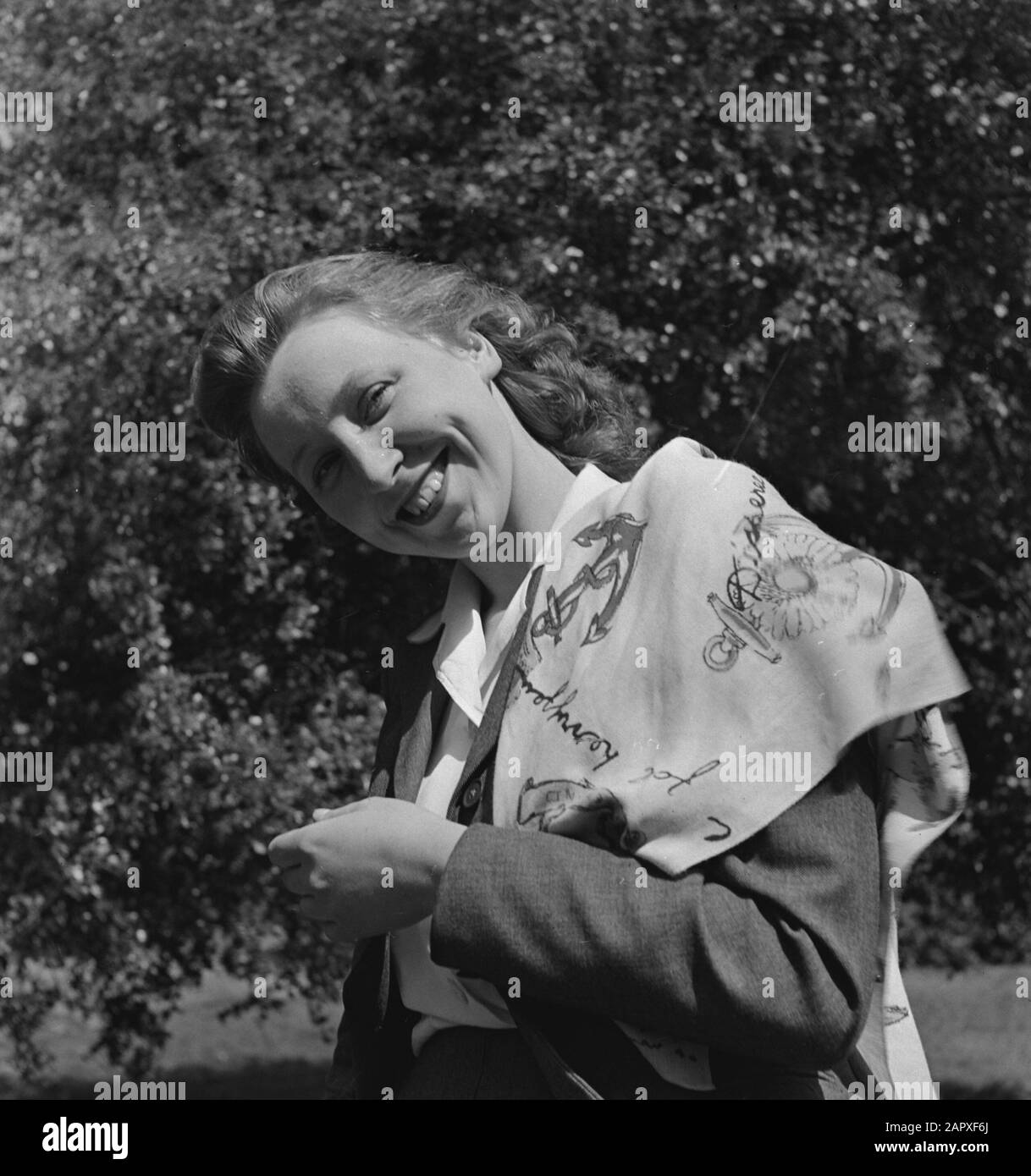 Women in shawls Black and White Stock Photos & Images - Alamy