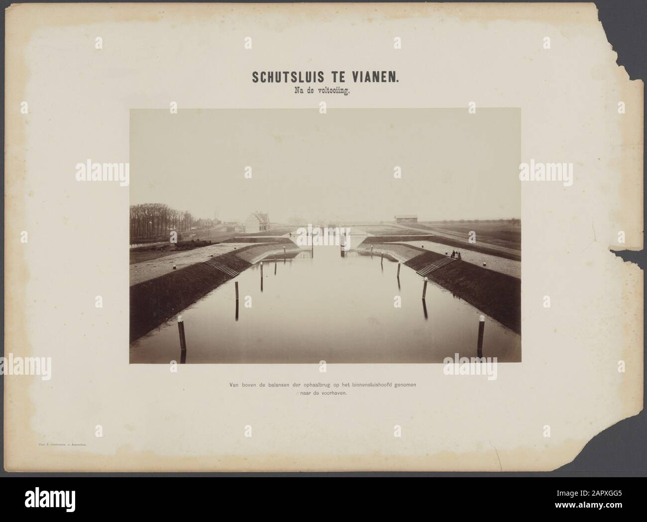 Locks bridge lock completed hi-res stock photography and images - Alamy