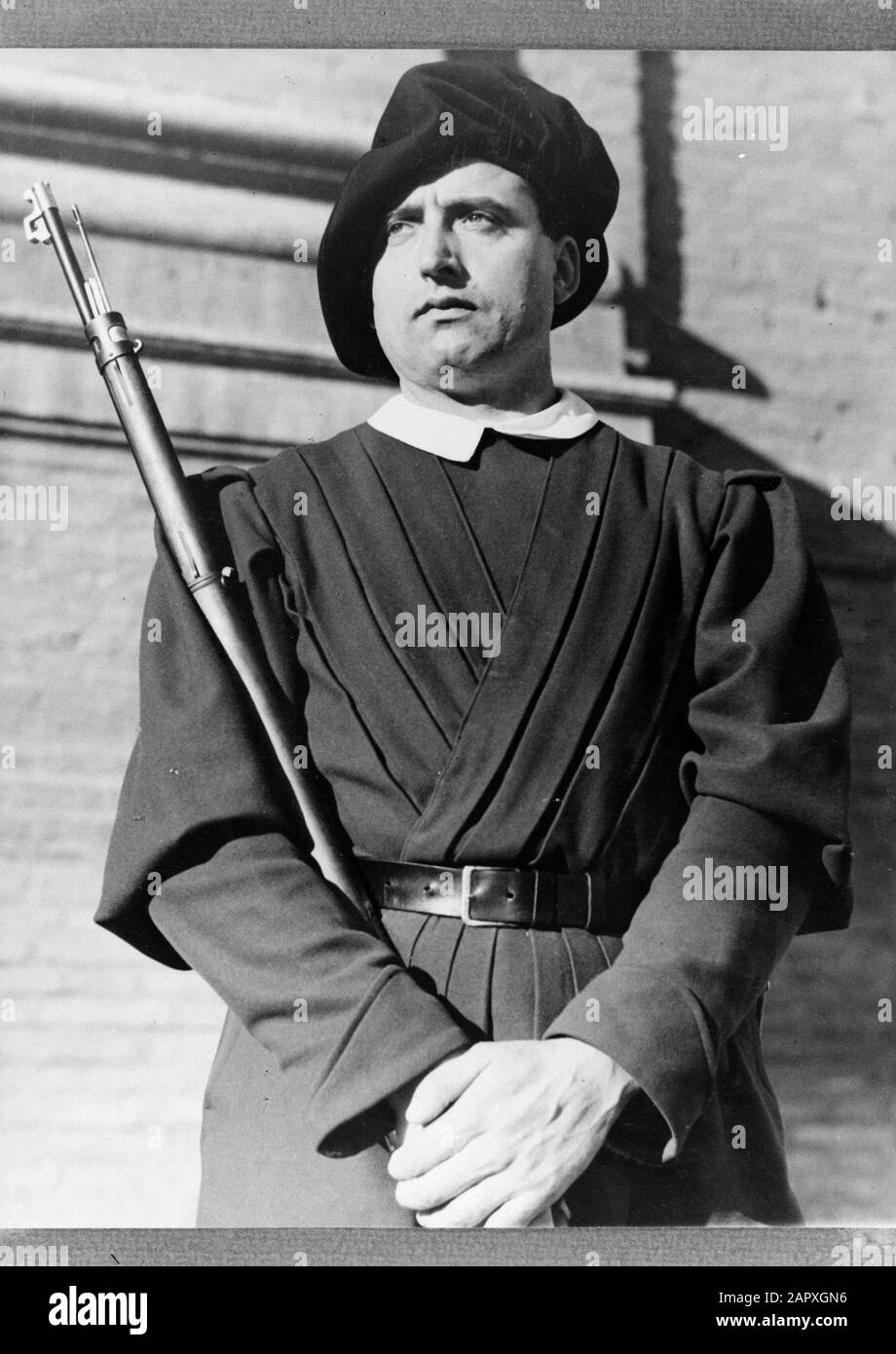 Rome: The Papal Swiss Guard in Vatican City Soldier in exercise uniform ...