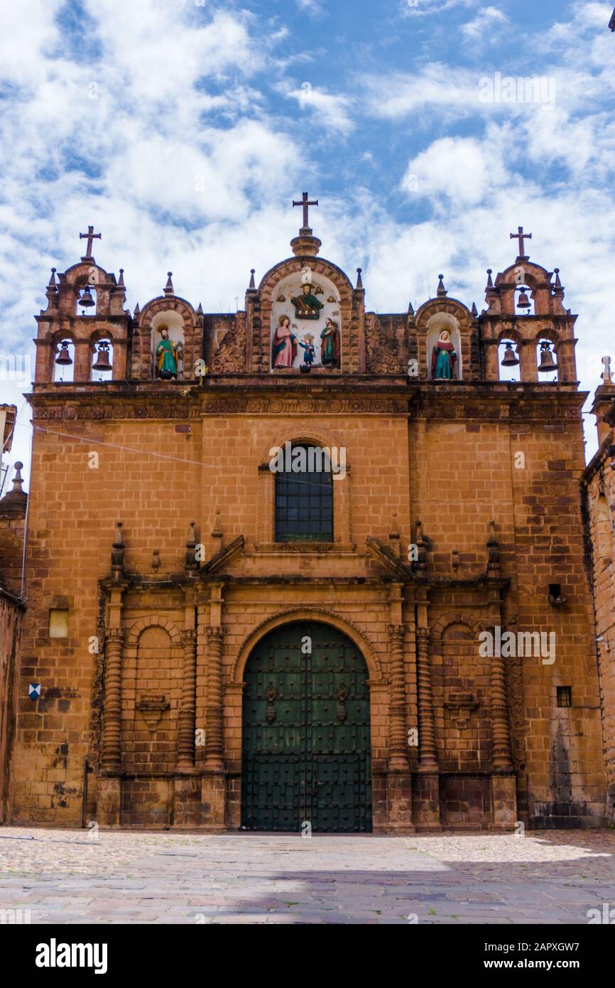 Holy family church part of Cusco Cathedral in Peru Stock Photo - Alamy
