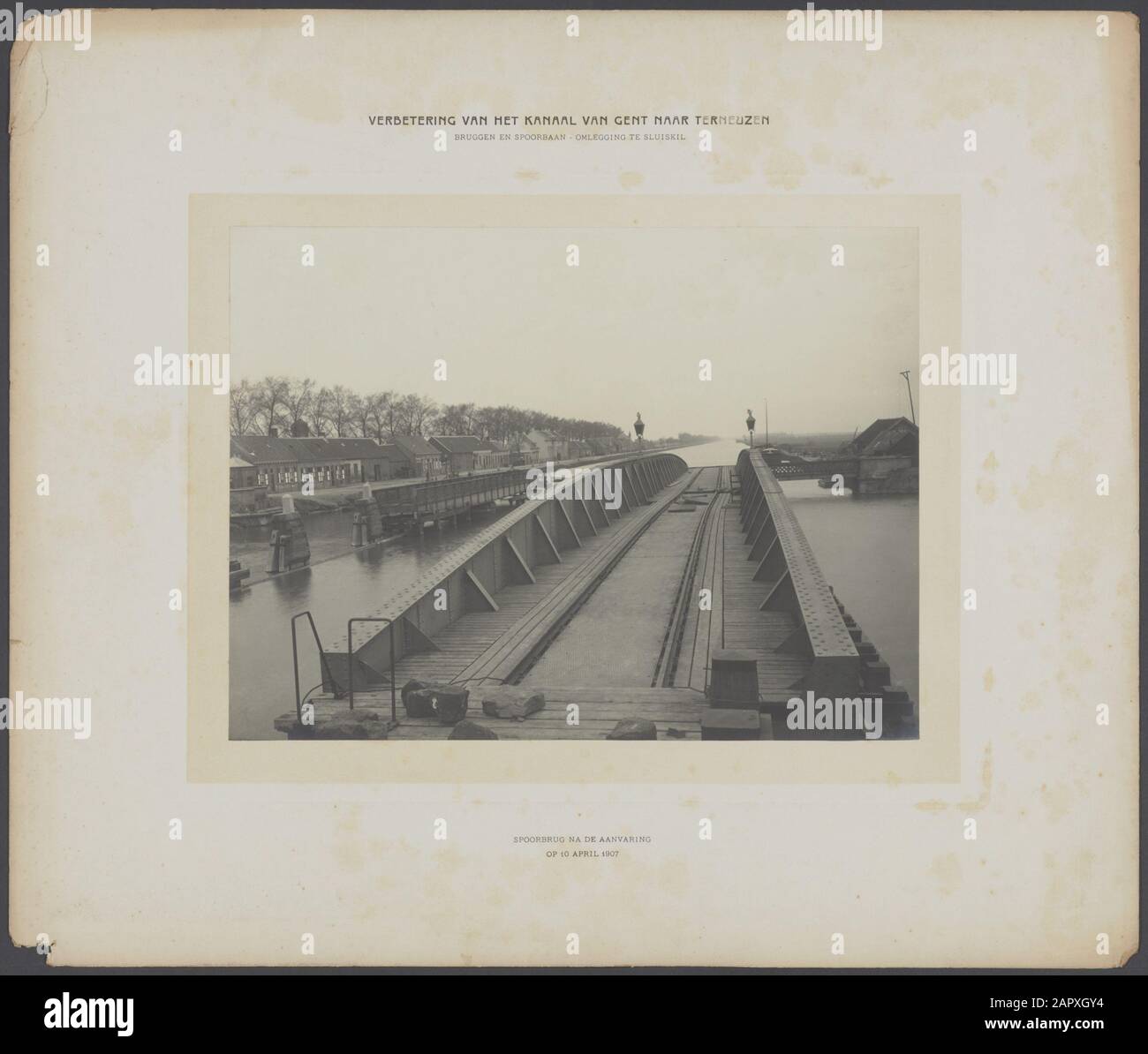 Railway bridge after the collision on 10 April 1907; collisions ...