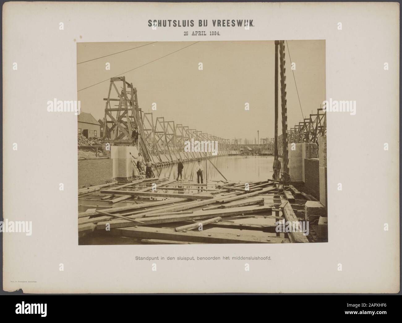 Lock wells hi-res stock photography and images - Alamy