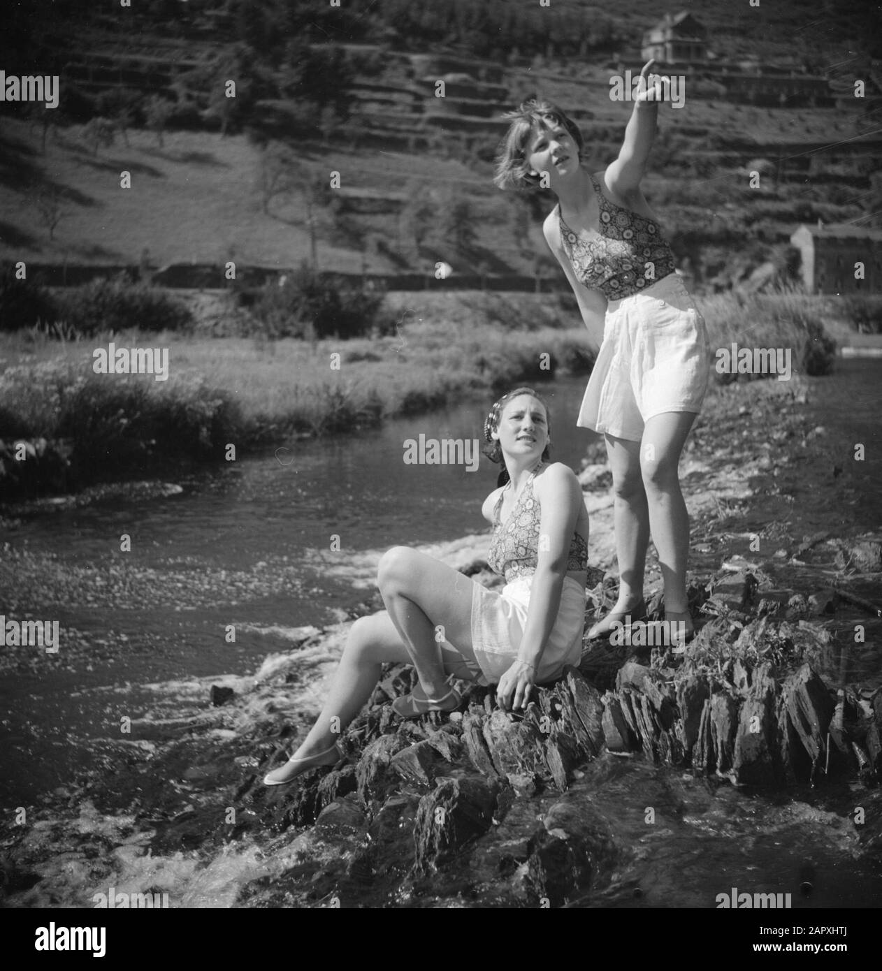 Family photos Stefdaughters Renée en Hans at a waterfall Date: 1939 ...