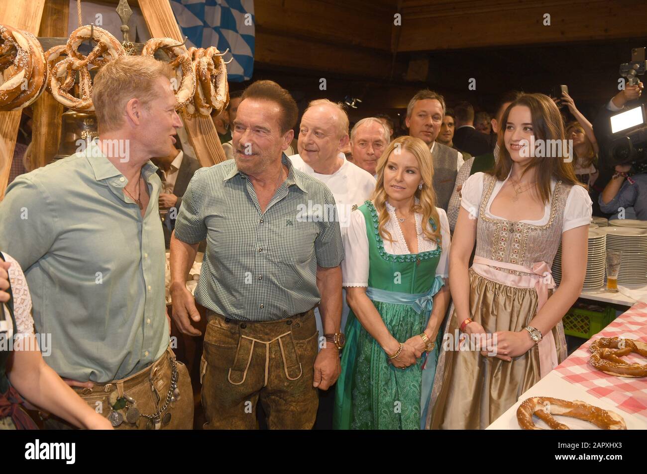 Going Am Wilden Kaiser, Austria. 24th Jan, 2020. Arnold Schwarzenegger ...