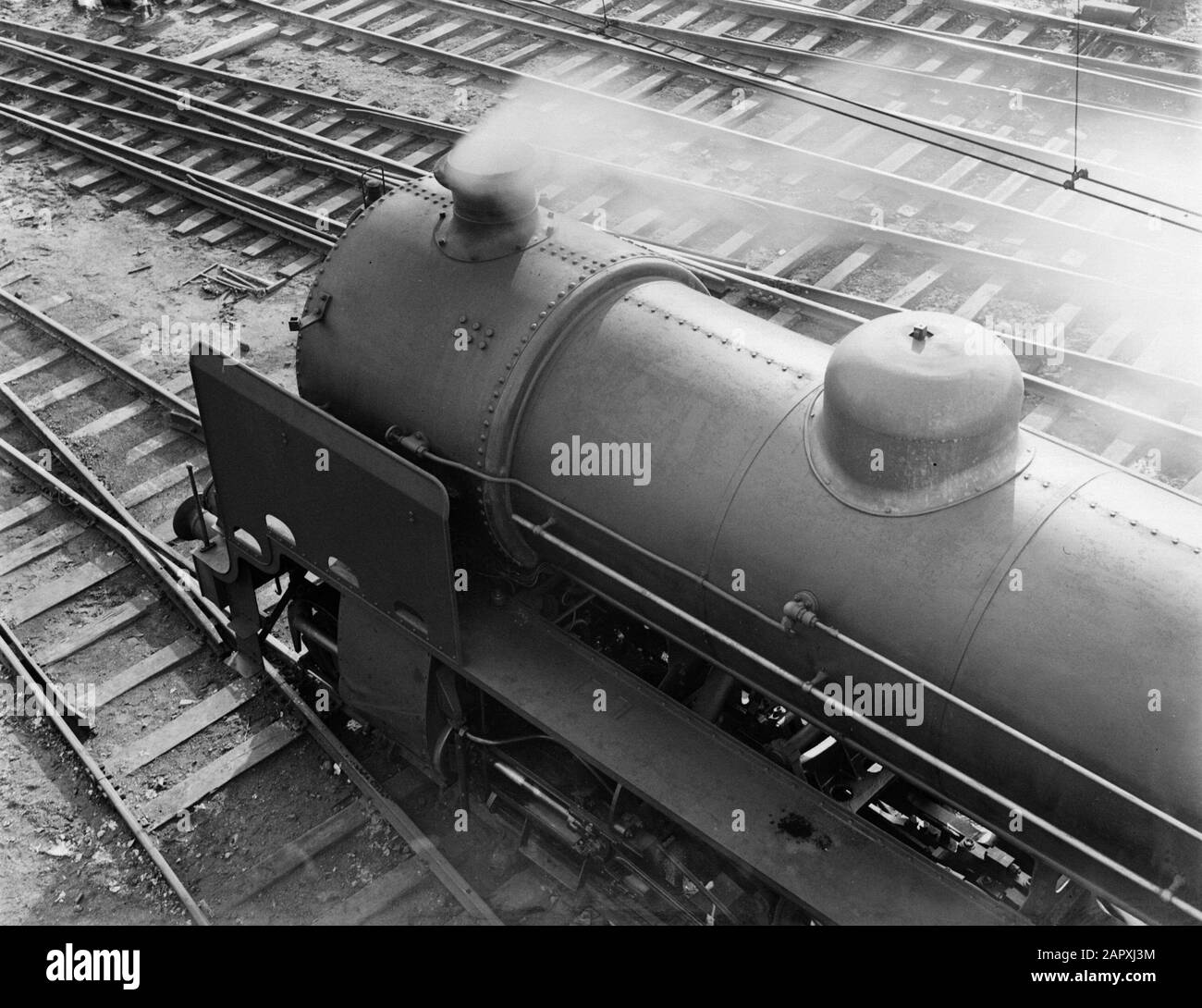 Reportage Nederlandse Railways Steam locomotive 3906 at a change ...