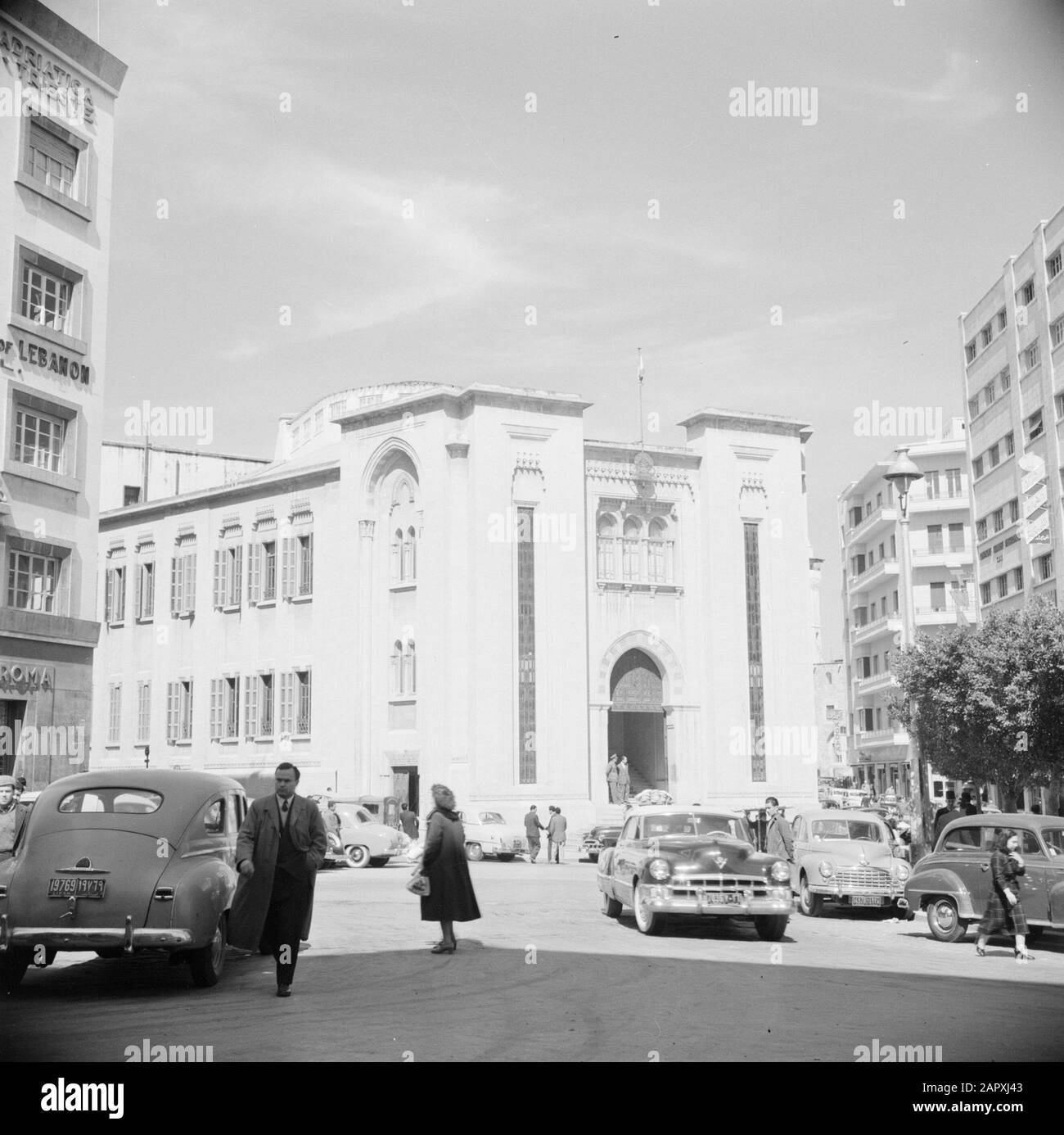 1950s buildings in city street Black and White Stock Photos & Images ...