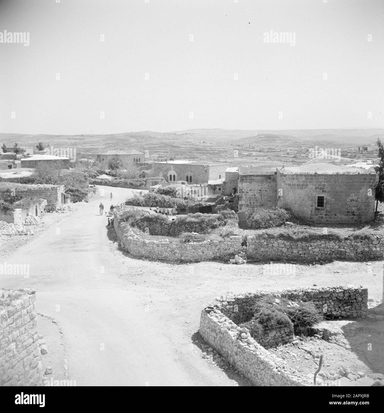 Middle East 1950-1955: Jordan Street and shelters in the refugee camp ...