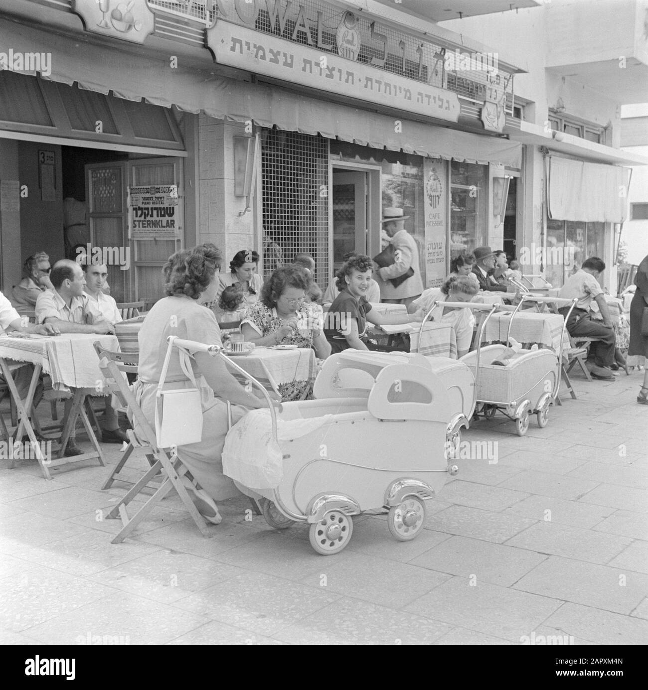 Israel 1948 1949 café hi-res stock photography and images - Alamy