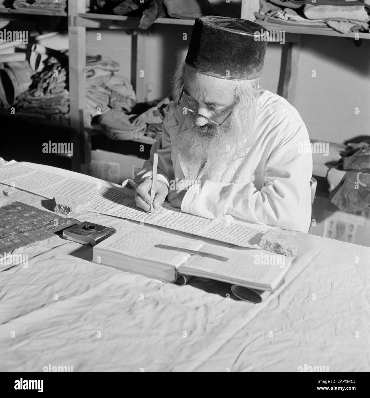 Israel 1964-1965: Jerusalem (Jerusalem), Thorarrolls Torah writer at ...