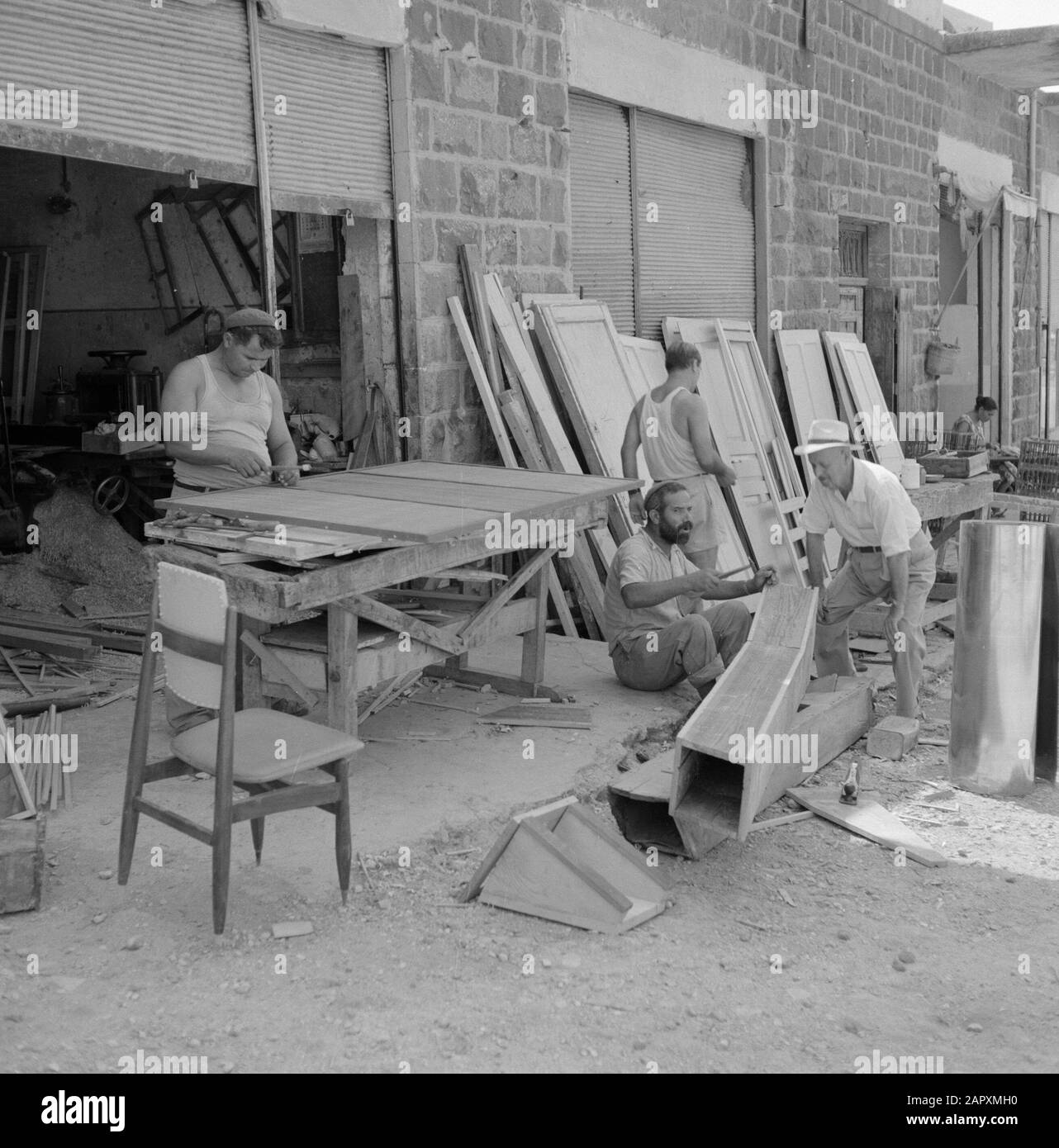 Carpenters workshop Black and White Stock Photos & Images - Alamy