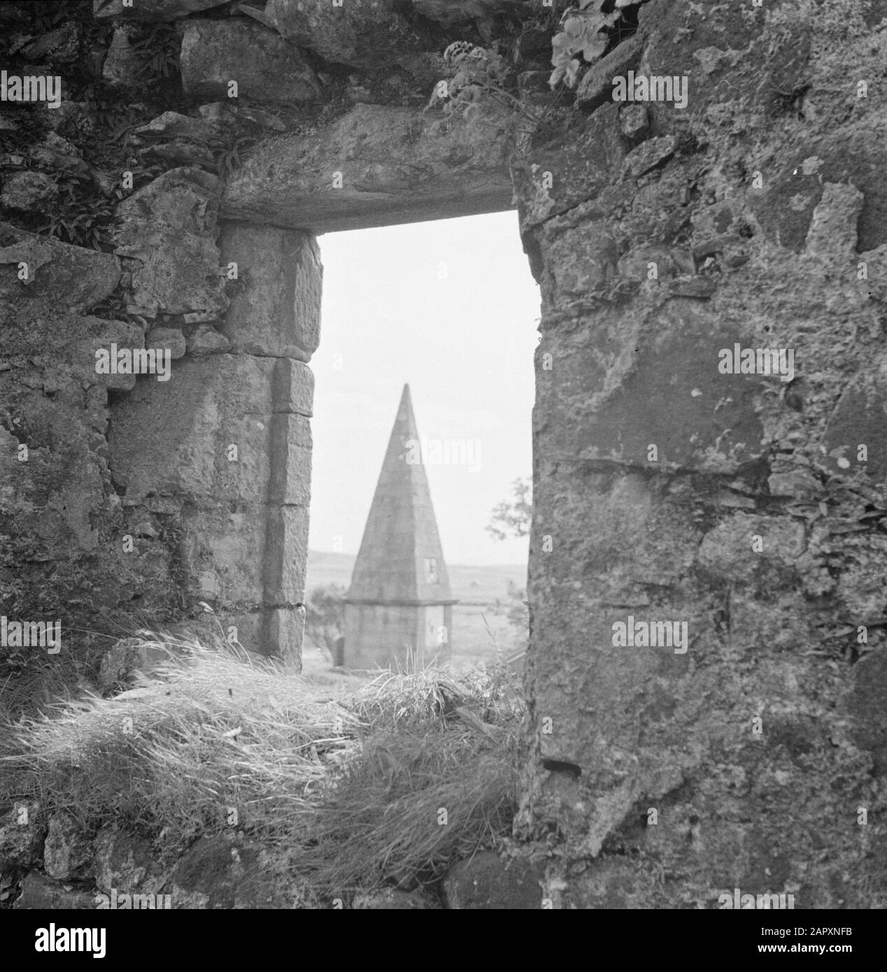 Scotland - The Highlands Turret seen through an opening in the castle ...