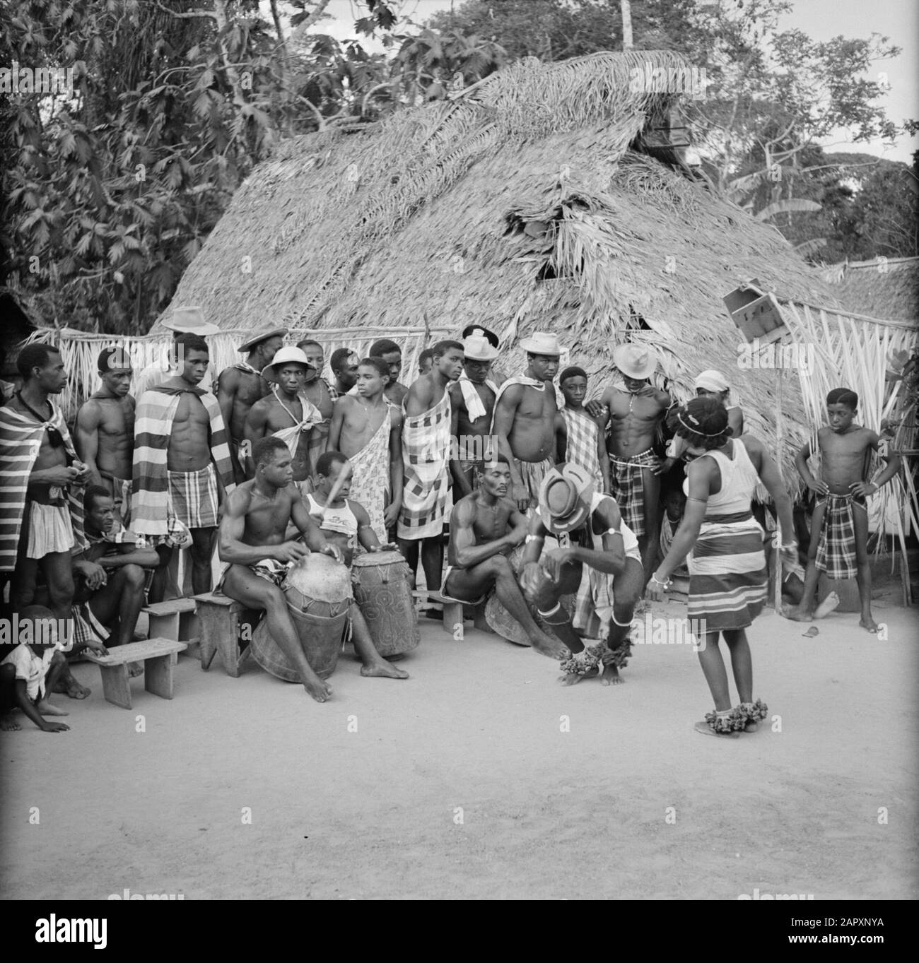 Creole dancers hi-res stock photography and images - Alamy