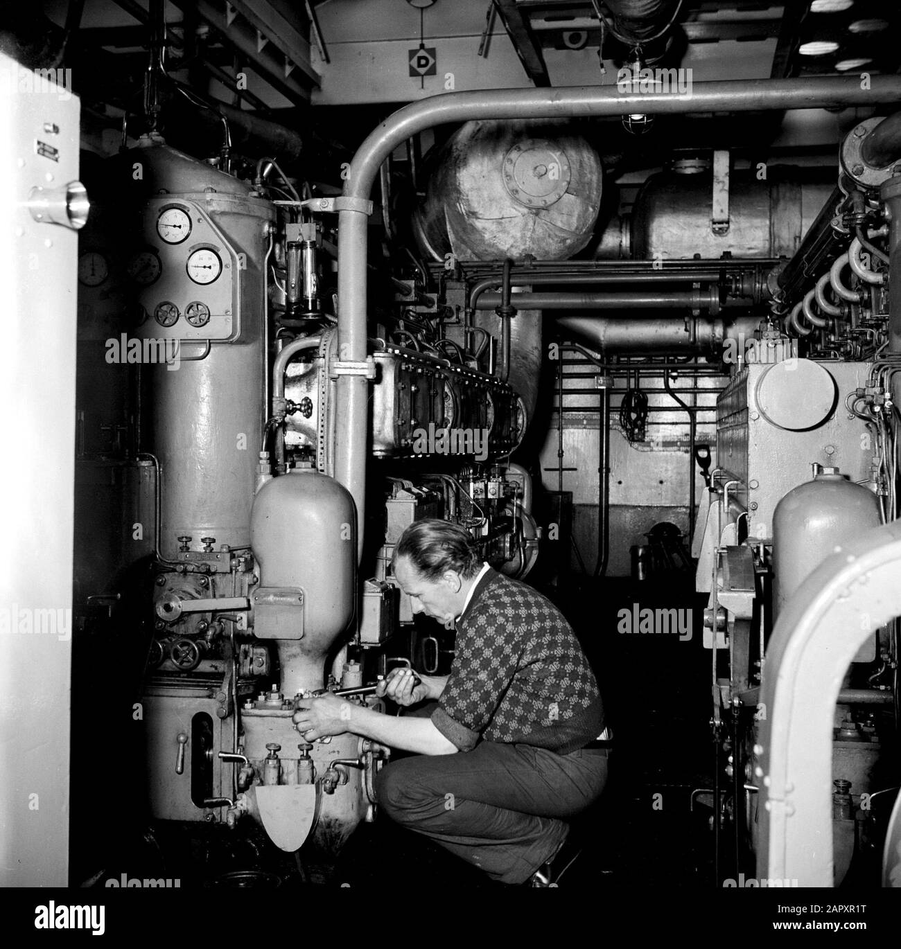 Historical ship engine room hi-res stock photography and images - Alamy